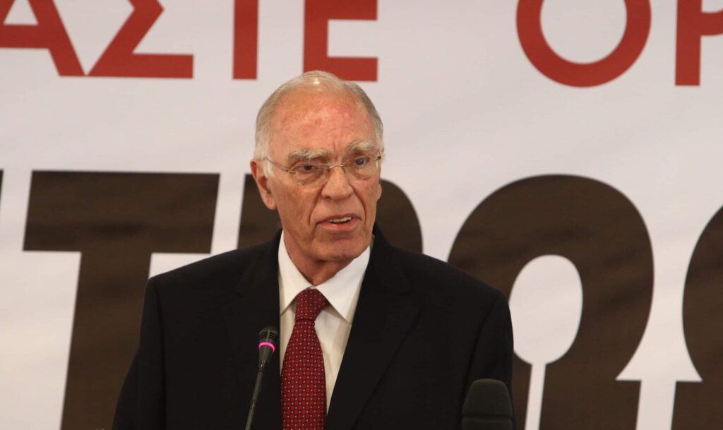 Βασίλης Λεβέντης: Νοσηλεύεται σε ΜΑΦ του «Ευαγγελισμού» | ΕΙΔΗΣΕΙΣ