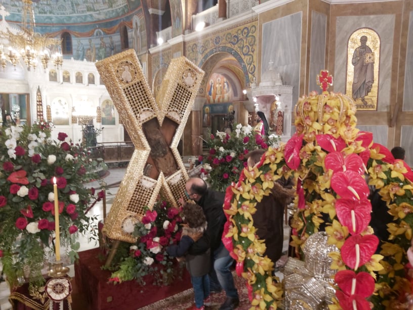 Πάτρα: Λιποθύμησε κατά τη διάρκεια της Δοξολογίας στον Άγιο Ανδρέα ...