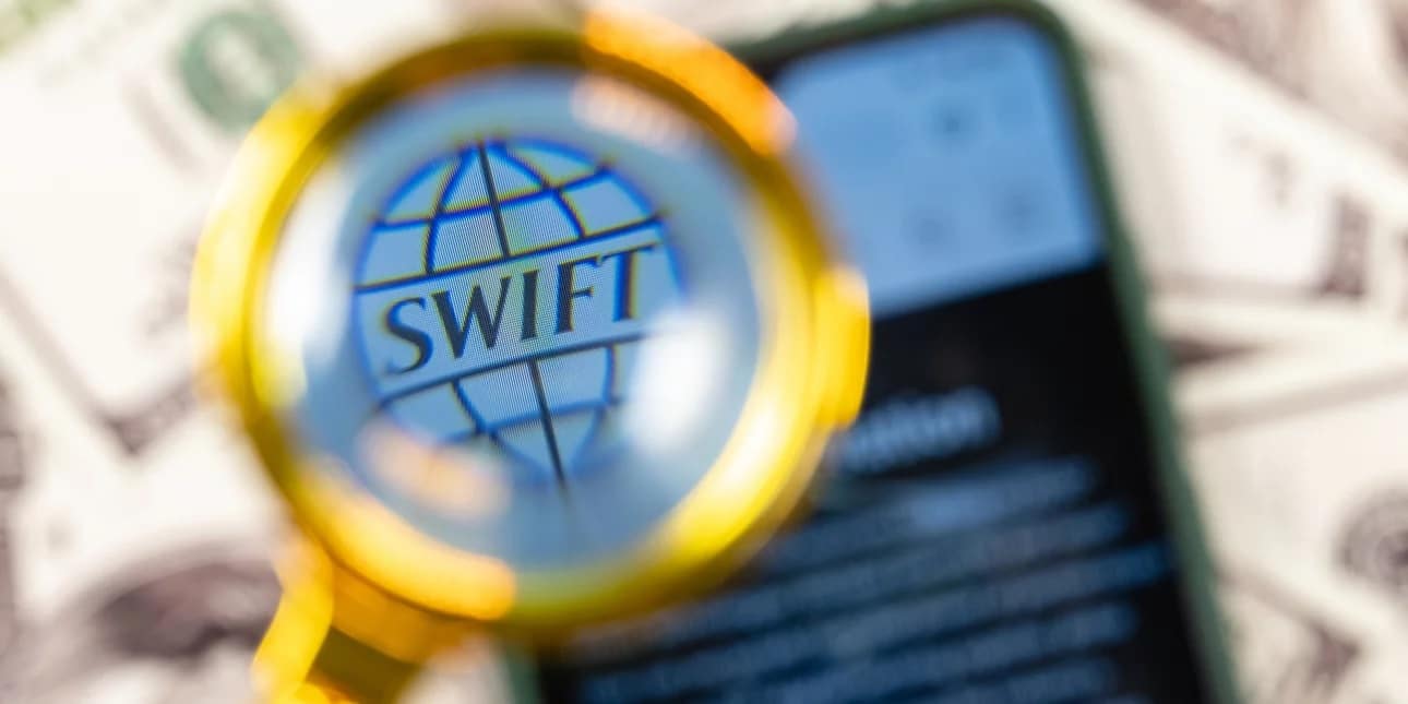 Τι είναι το SWIFT -Η Δύση είναι έτοιμη να αποκλείσει τη Ρωσία, πώς θα ...