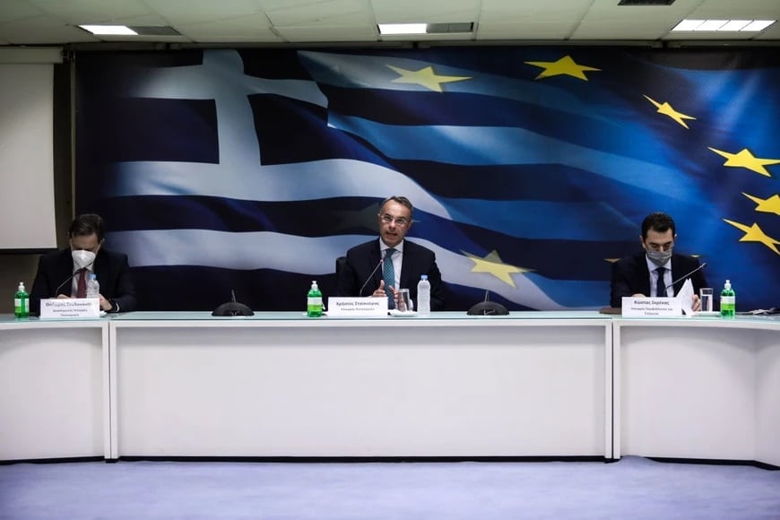 Οι ανακοινώσεις για τα νέα μέτρα στήριξης - Οι λεπτομέρειες για καύσιμα ...