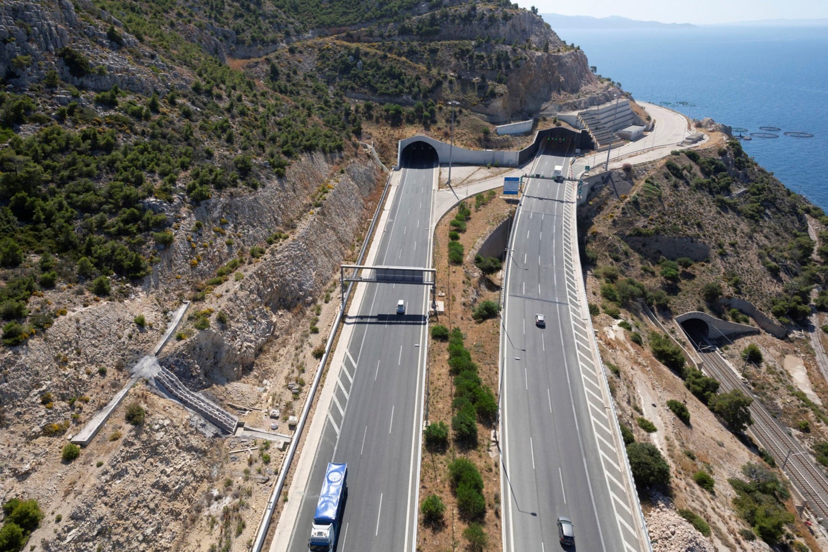 Ολυμπία Οδός: Πιλοτική εφαρμογή ανοιχτόχρωμης επικάλυψης οδοστρώματος ...