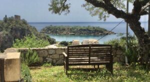 Διακοπές στην Πελοπόννησο: 5 μαγευτικές παραλίες και 5 παραθαλάσσια ...