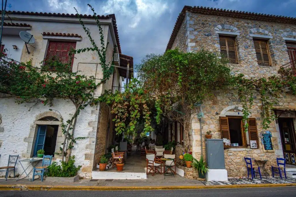 Διακοπές στην Πελοπόννησο: 5 μαγευτικές παραλίες και 5 παραθαλάσσια ...