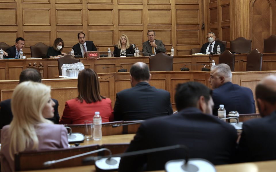 Παρακολουθήσεις - Εξεταστική: Διαψεύδεται ο καβγάς Κυρανάκη ...
