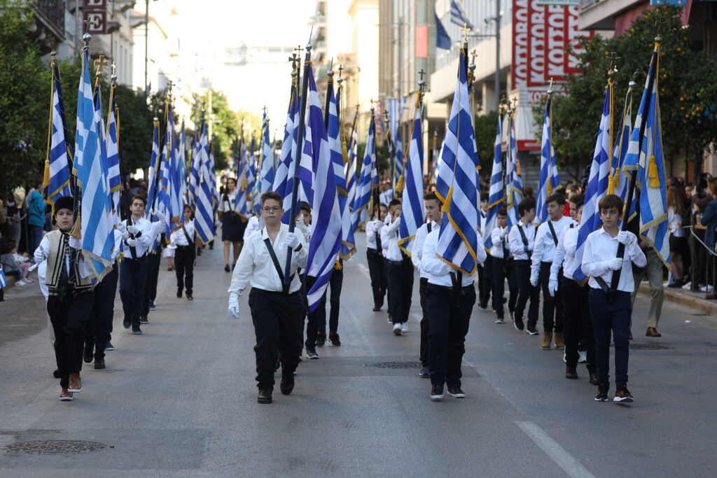Η Πάτρα γιορτάζει και τιμά το έπος του '40 - Σήμερα η μεγάλη μαθητική ...