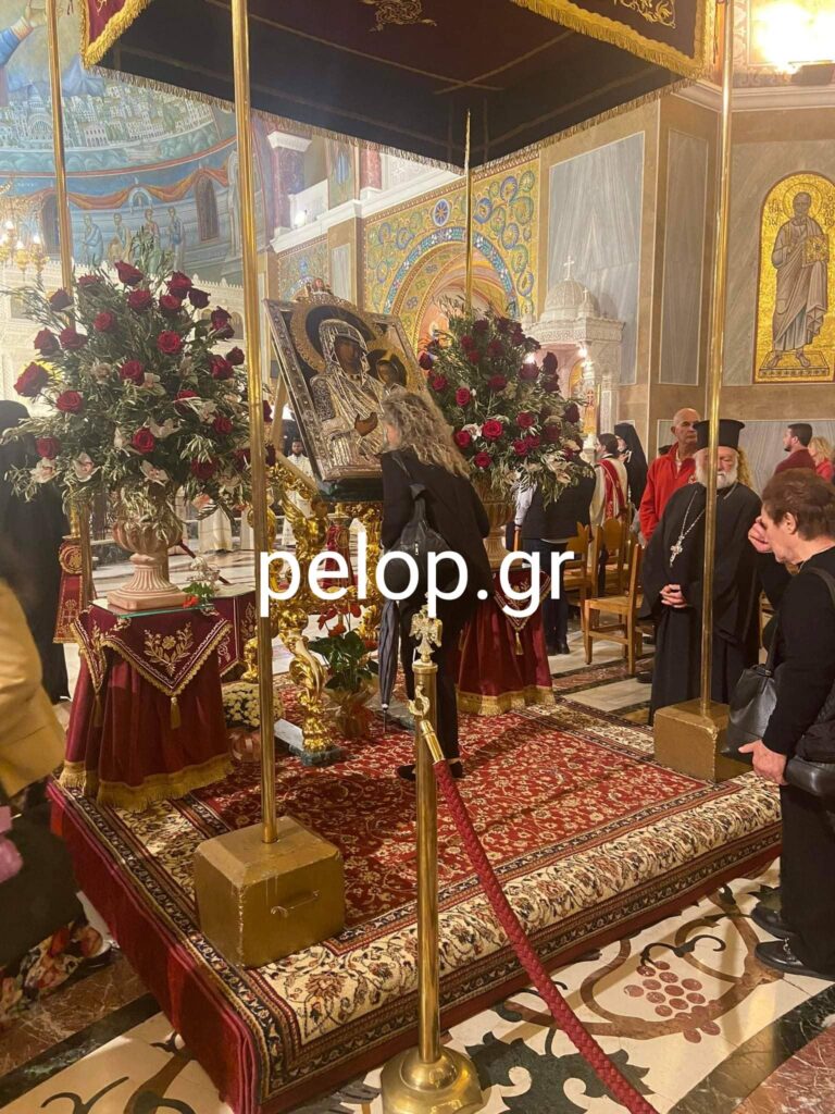 Έφτασε στην Πάτρα η θαυματουργή εικόνα της Παναγίας από τα Ιεροσόλυμα ...