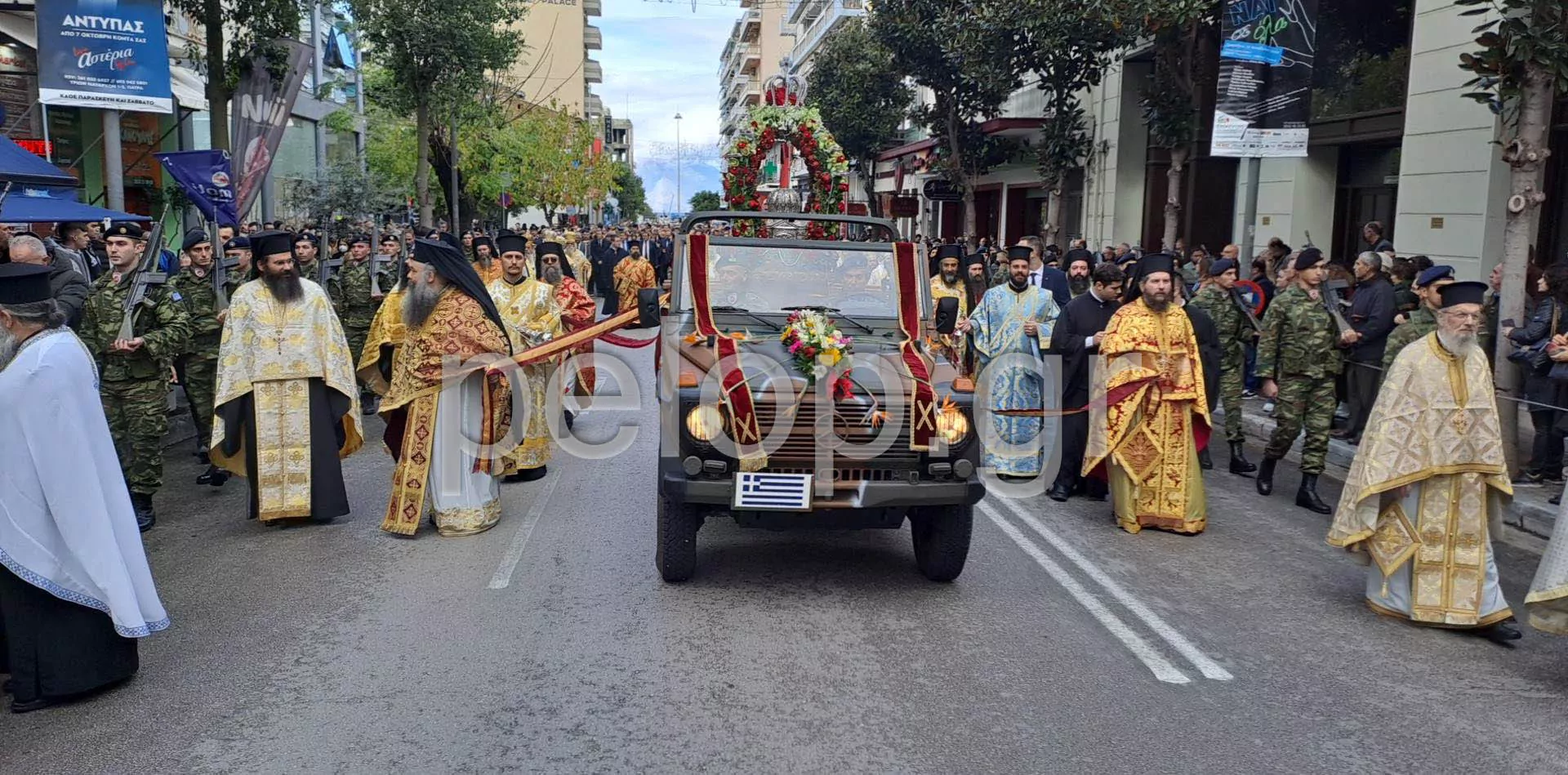 Πάτρα: Χιλιάδες πιστοί στη λιτάνευση της εικόνας του Αποστόλου Ανδρέα ...