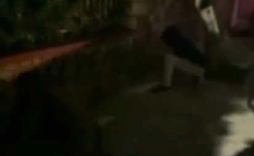 Ηλιούπολη: Παρέμβαση από Ρουβίκωνα - Συνθήματα στο σπίτι του πατέρα της ...