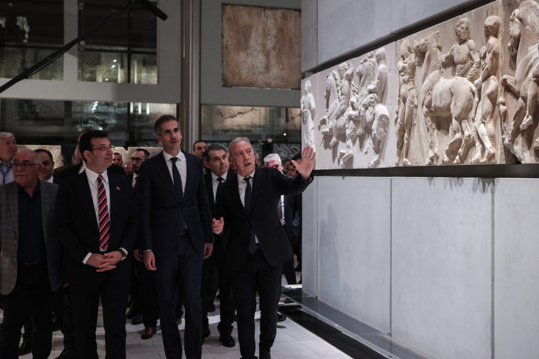 Η Αθήνα αναλαμβάνει την προεδρία από την Κωνσταντινούπολη - Τι είπαν ...