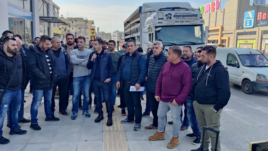Πάτρα: Στις κινητοποιήσεις των μελισσοκόμων ο Γιώργος Κυριακόπουλος