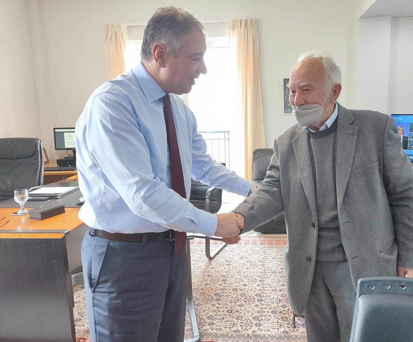 Πάτρα: Δωρεά ασθενοφόρου στην 6η ΥΠΕ στη μνήμη του παιδιού τους που ...