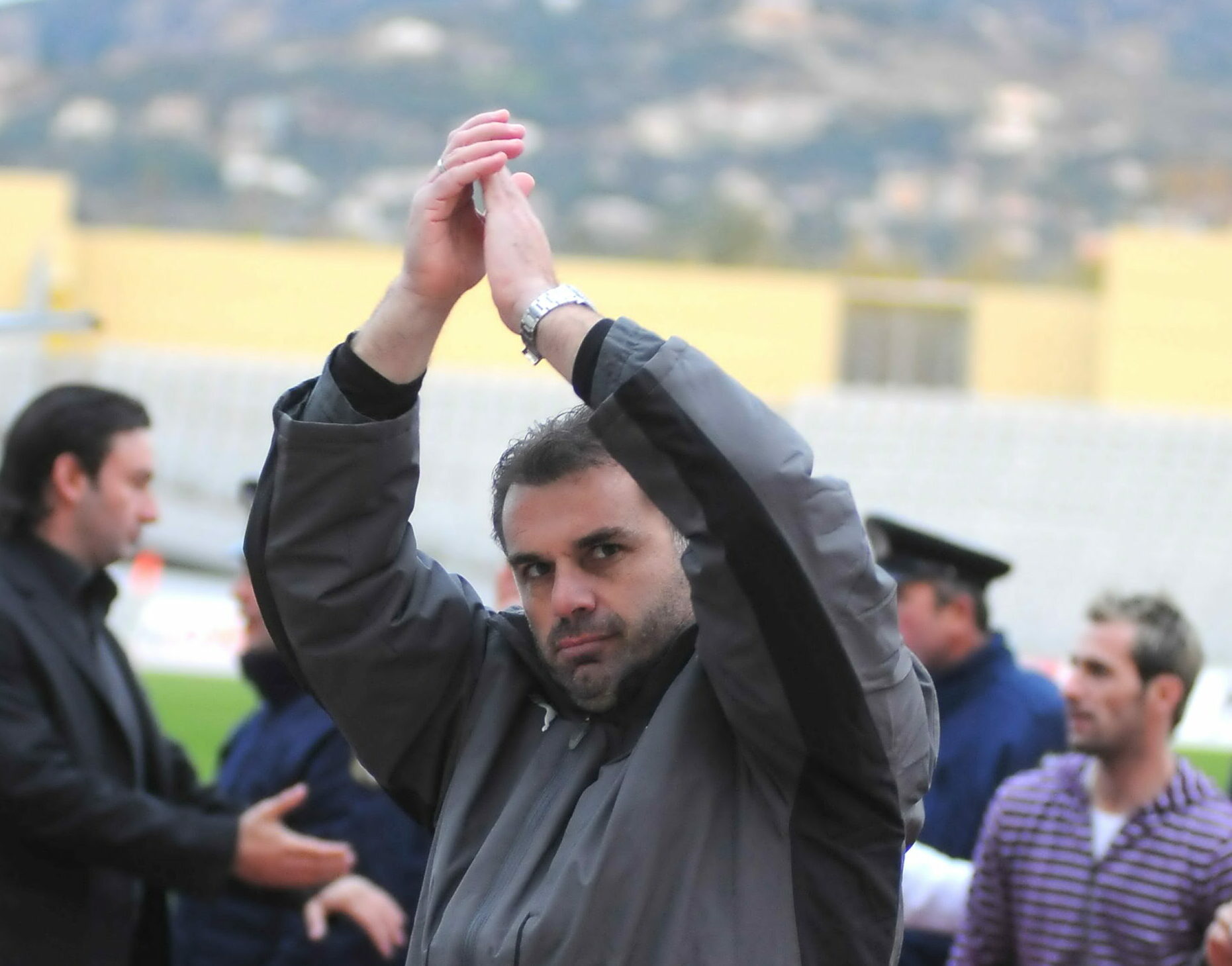 Οταν ο Ποστέκογλου σημείωσε στο μπλοκάκι του τον Μπουρλάκη! | ΕΙΔΗΣΕΙΣ