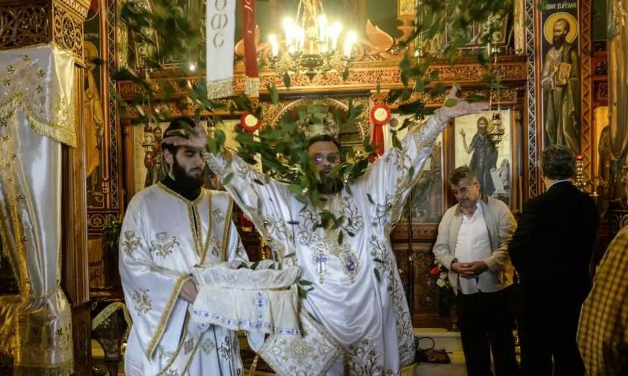 «Ανάστα ο Θεός, κρίνων την γην»: Πρώτη Ανάσταση το πρωί του Μ. Σαββάτου ...