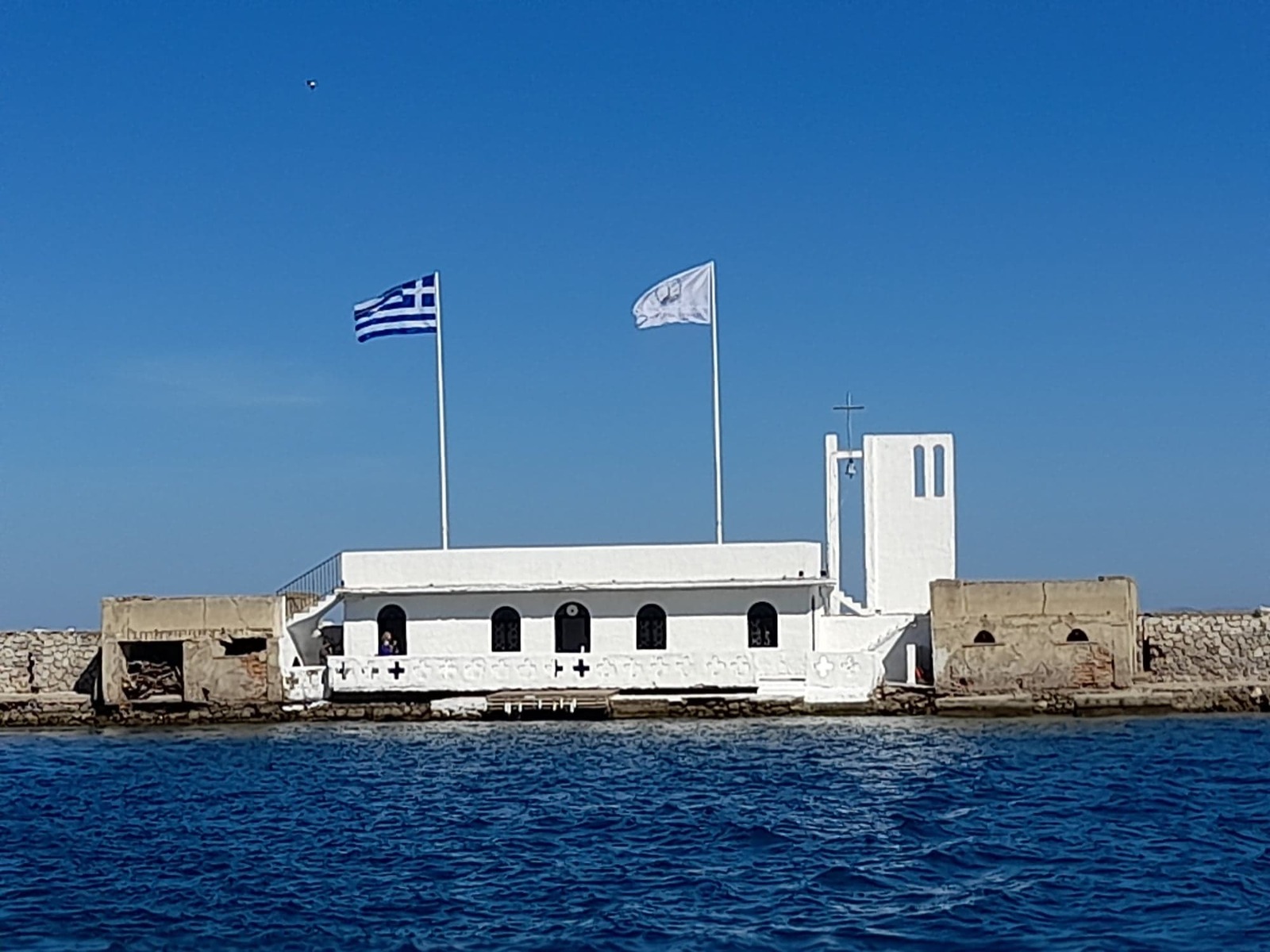 Πάτρα: Γιορτάζει ο ναΐσκος του Αγίου Νικολάου στον κυματοθραύστη-Πώς ...