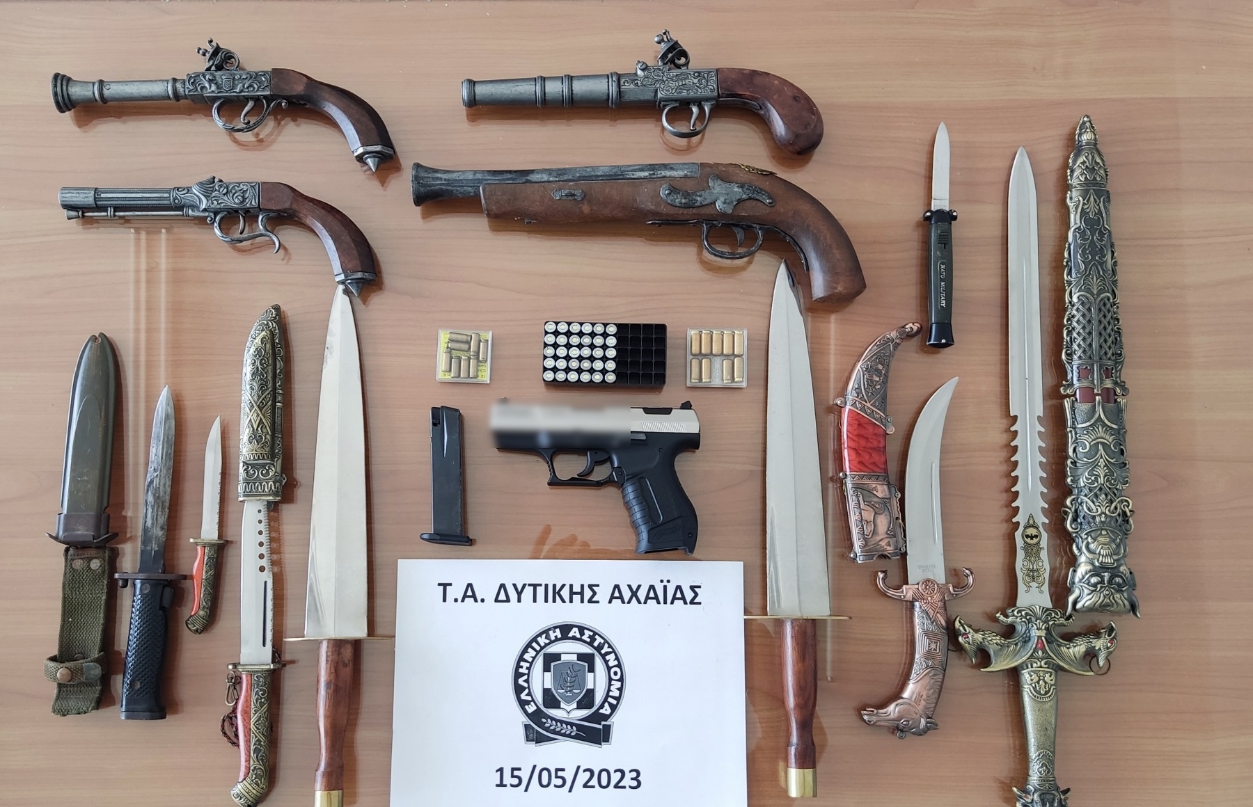 Δυτική Αχαΐα: Είχε στο σπίτι του ολόκληρο οπλοστάσιο - ΦΩΤΟ | ΕΙΔΗΣΕΙΣ
