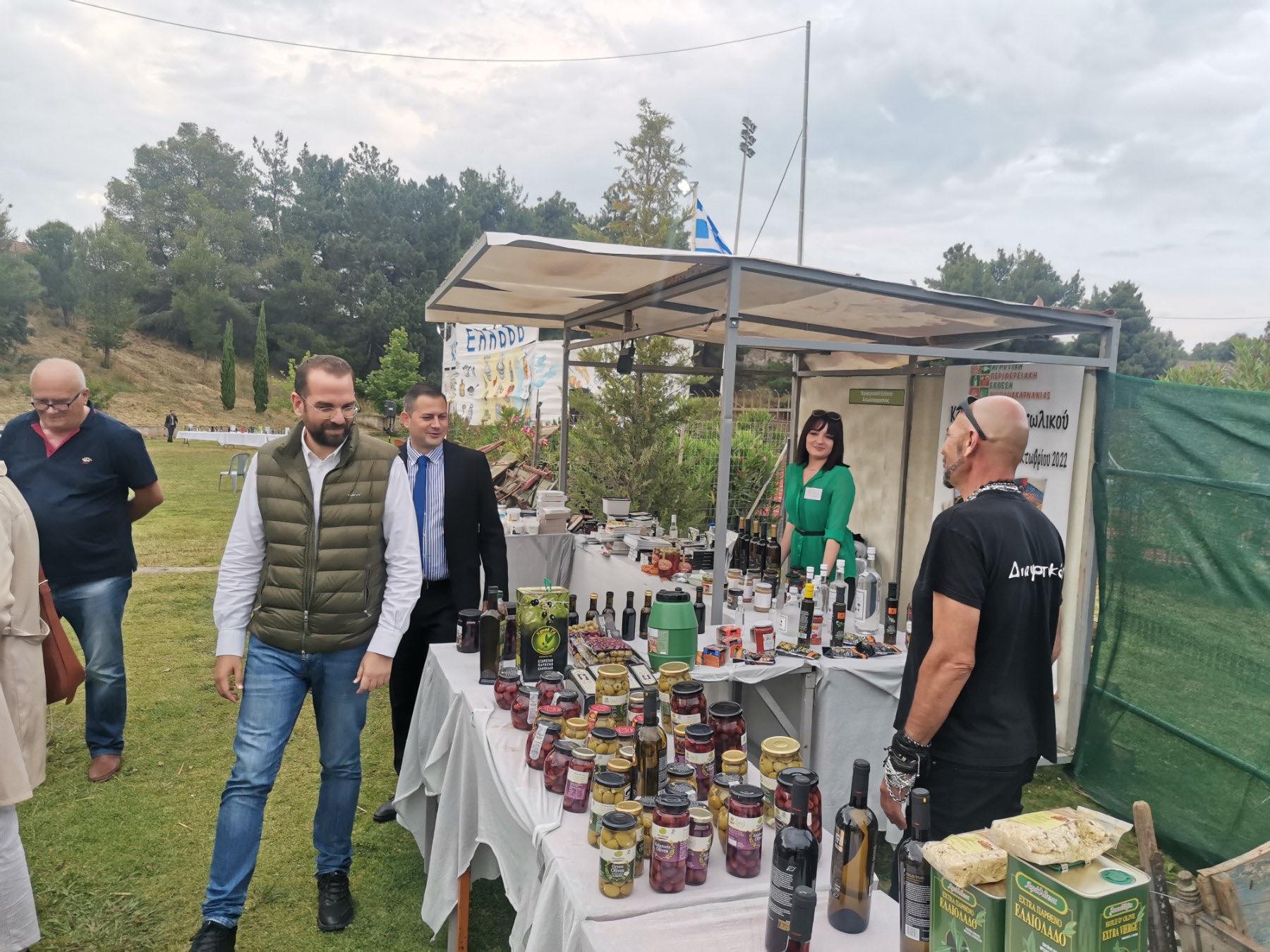 Περιφέρεια - Ηλεία: Ο Φαρμάκης «κερνάει Ελλάδα» στην Αμαλιάδα | ΕΙΔΗΣΕΙΣ