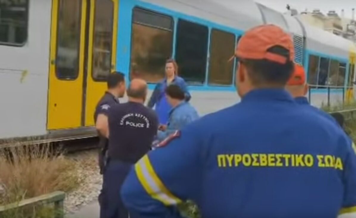 Πάτρα: Ξέμεινε στη μέση του «πουθενά» ο Προαστιακός - «Κλείδωσαν» οι ...