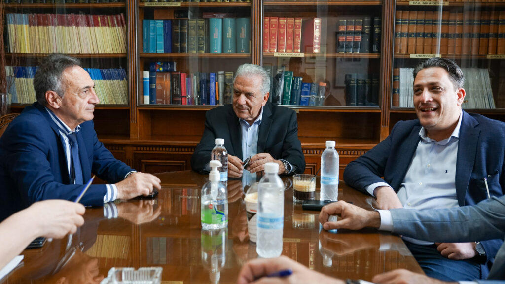 Συνάντηση Δημήτρη Αβραμόπουλου με Δικηγορικό Σύλλογο Αμαλιάδας | ΕΙΔΗΣΕΙΣ
