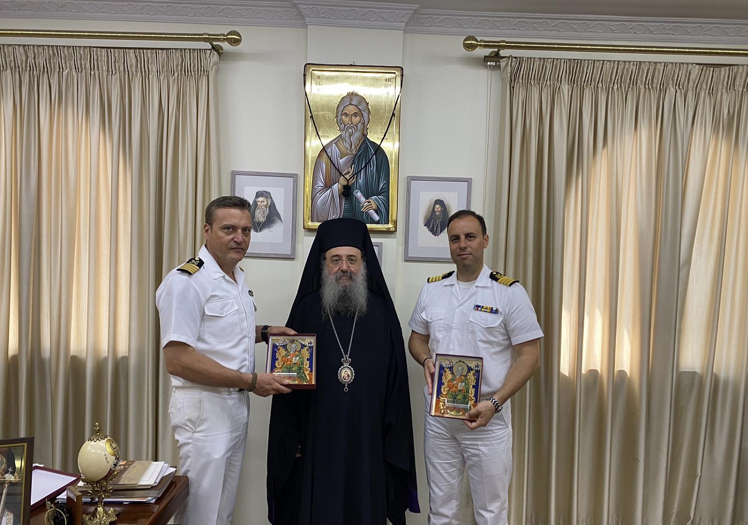 Ο Περιφερειακός Διοικητής του Λιμενικού Σώματος στον Μητροπολίτη Πατρών ...