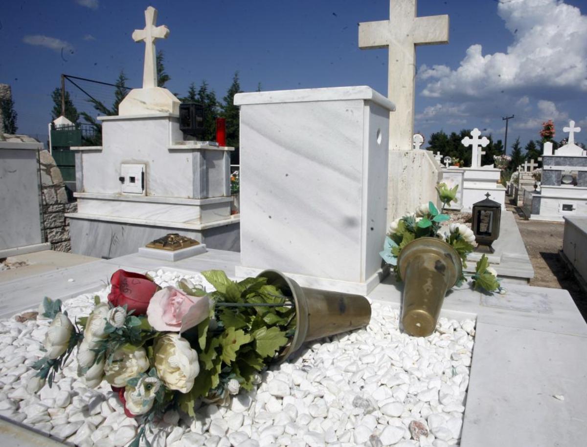 Πάτρα: Ανοιξαν τον τάφο της μάνας τους και δεν υπήρχε μέσα! Την έχασαν ...