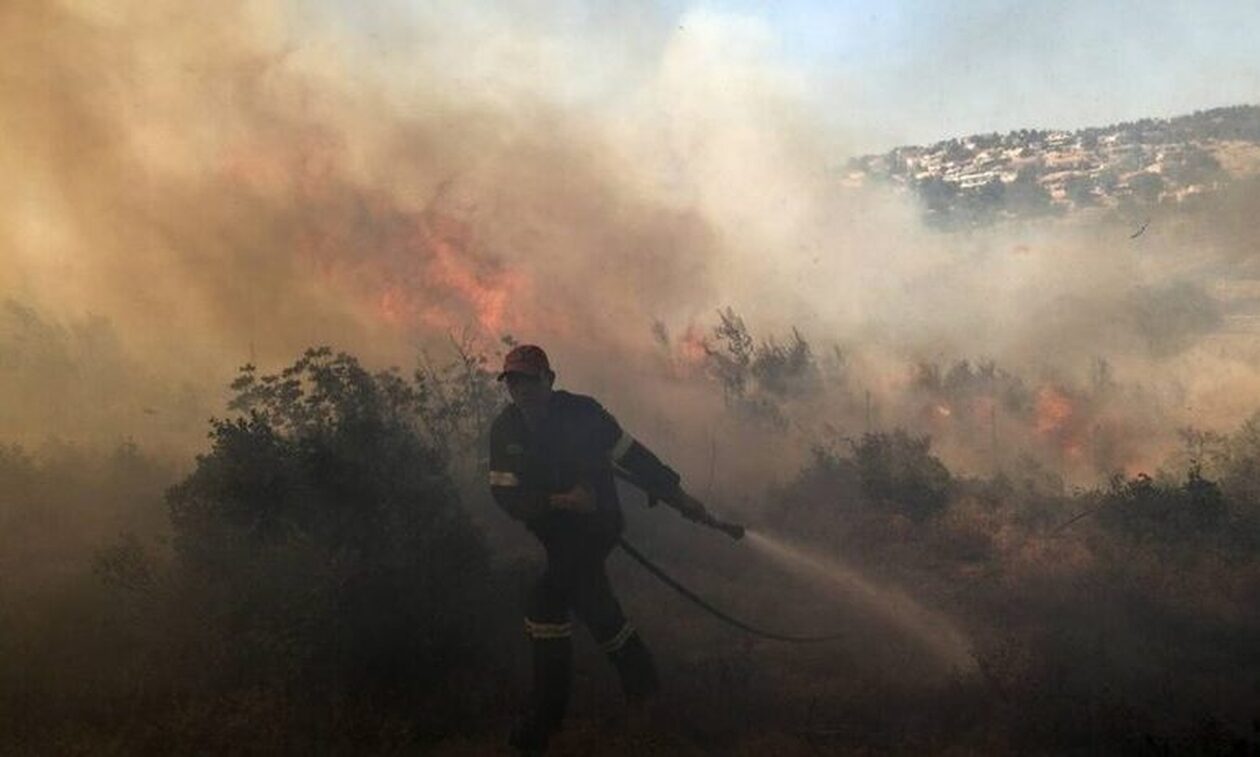 Συναγερμός στην Θεσσαλονίκη: Φωτιά στην περιοχή Αγία Τριάδα - Ο ...