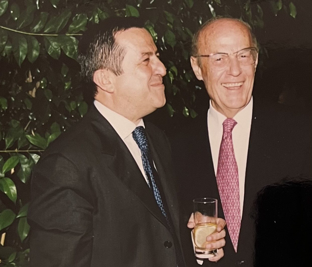 Θάνατος Νίκου Δούρου - Πάτρα: Ο επικήδειος του Νίκου Νικολόπουλου για ...