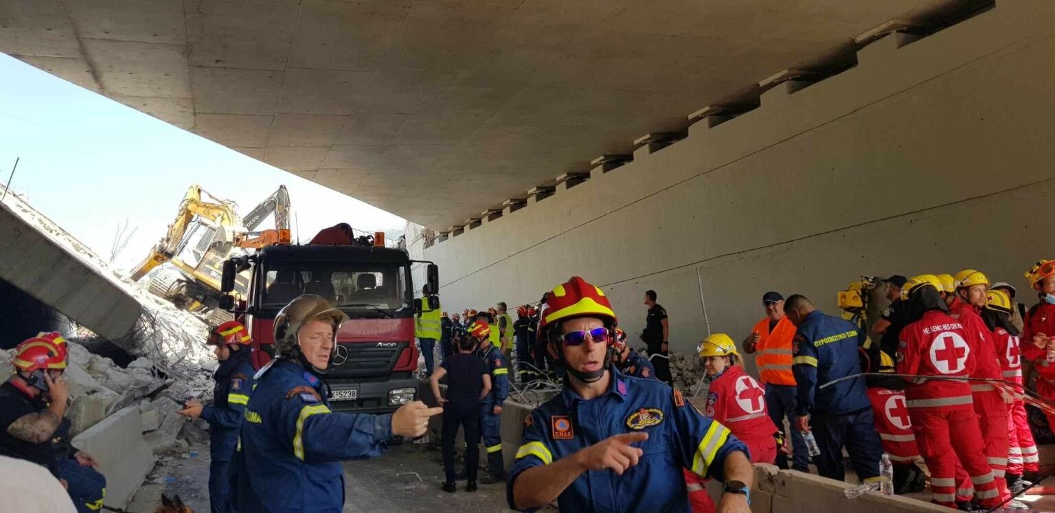 Πάτρα - Κατάρρευση γέφυρας: «Απαιτούμε να χυθεί άπλετο φως» σημειώνει η ...