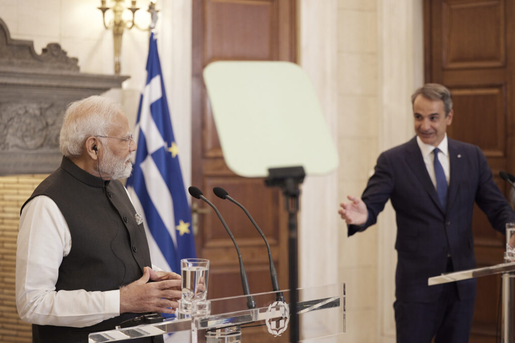 Ιστορική συνάντηση Μητσοτάκη με τον πρωθυπουργό της Ινδίας, Ναρέντρα ...