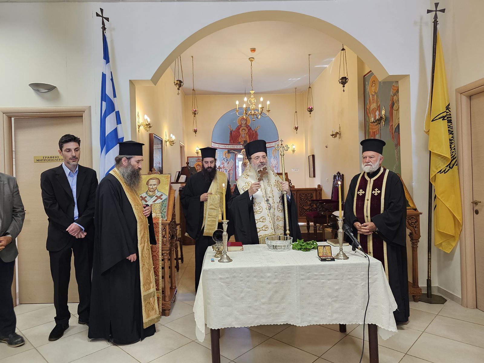 Πάτρα: Ο αγιασμός στο Εκκλησιαστικό Λύκειο - ΦΩΤΟ | ΕΙΔΗΣΕΙΣ