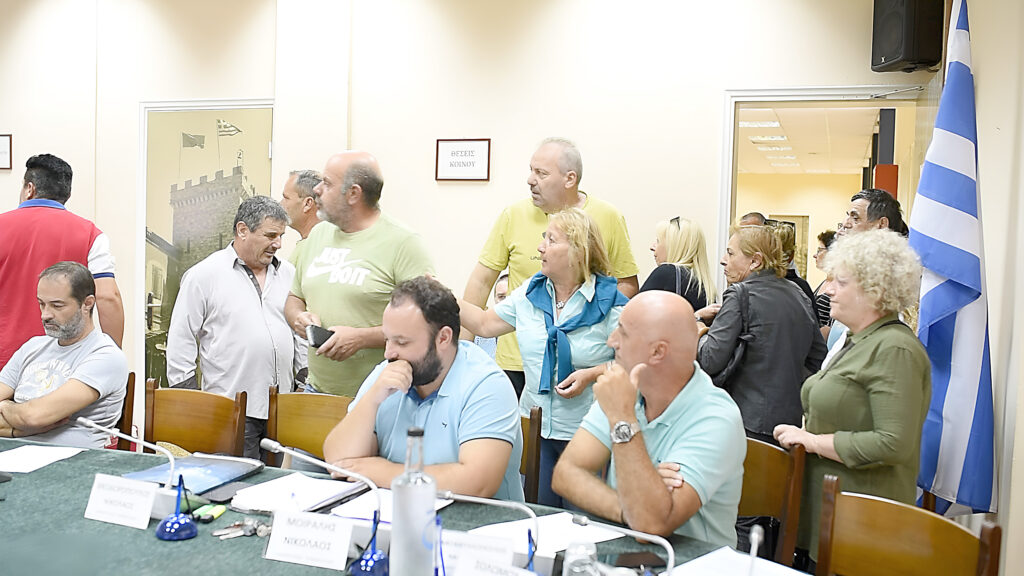 Πάτρα: Ενταση στο Δημοτικό Συμβούλιο για τους συμβασιούχους ...