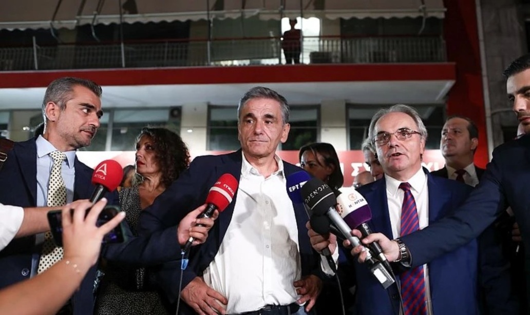 Ευκλειδης Τσακαλώτος: Η έμφαση στο πρόσωπο και στην εικόνα έχει ...