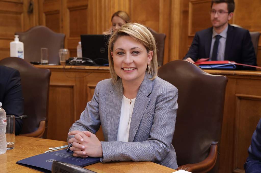 Χριστίνα Αλεξοπούλου: Προτεραιότητα η ασφαλής μεταφορά των μαθητών ...