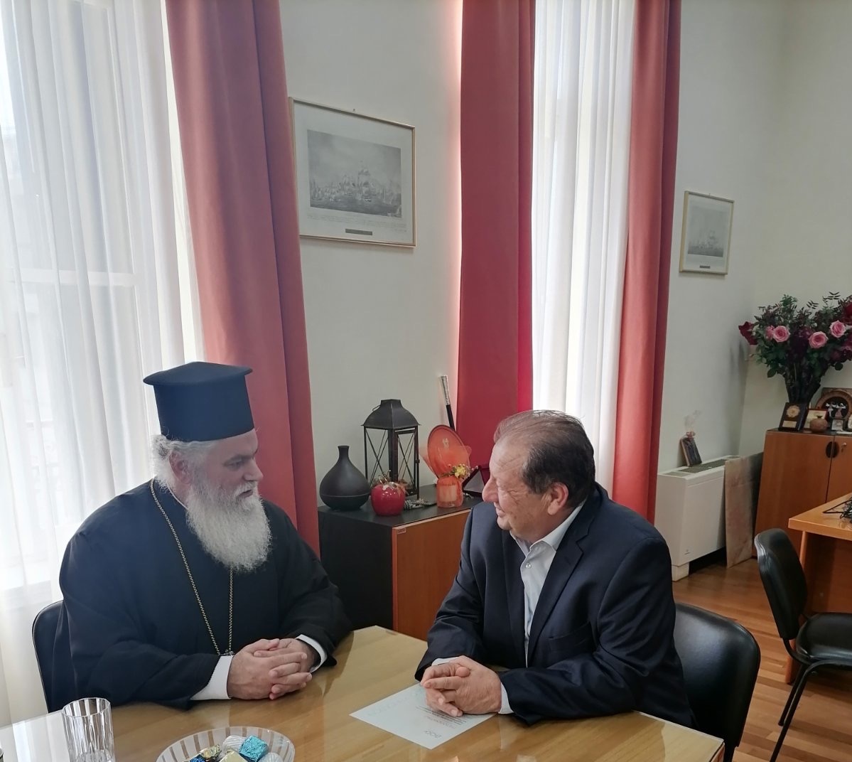 Επίσκεψη Μητροπολίτη Καλαβρύτων κι Αιγιαλείας κ. Ιερωνύμου στον Δήμαρχο ...