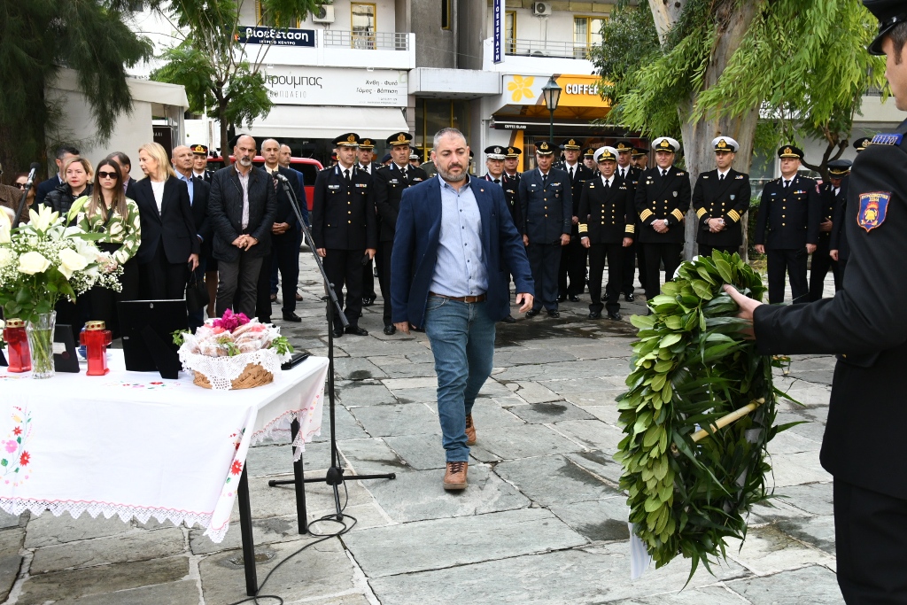 Πάτρα: Εκδήλωση μνήμης για τους πεσόντες πυροσβέστες - Κατέθεσε στεφάνι ...