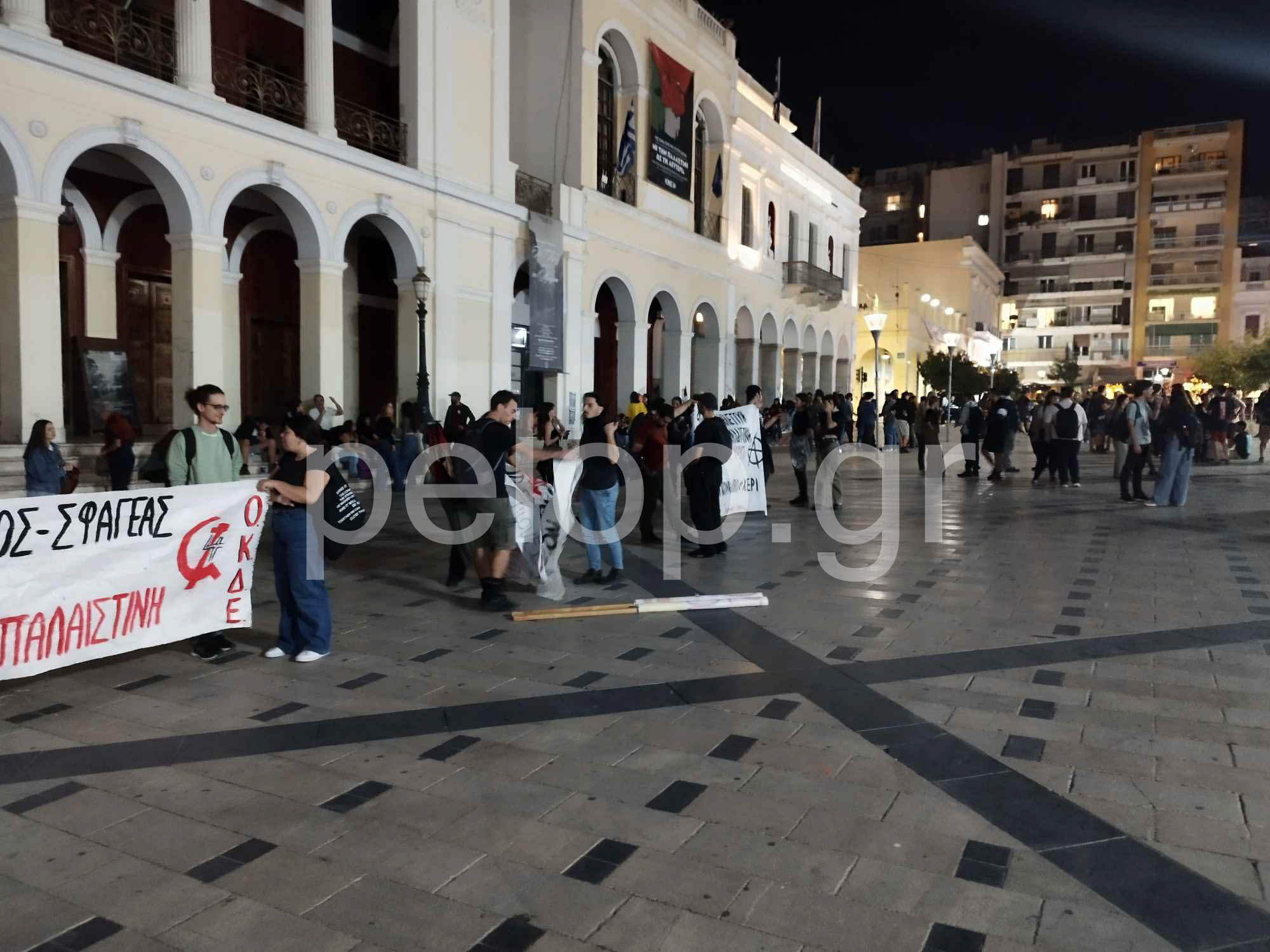 Πάτρα: Εκδήλωση υποστήριξης της Παλαιστίνης στην πλατεία Γεωργίου ...