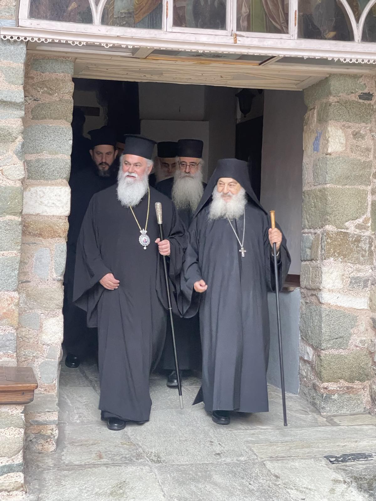 Στο Αγιο Ορος ο Μητροπολίτης Καλαβρύτων και Αιγιαλείας Ιερώνυμος - ΦΩΤΟ ...