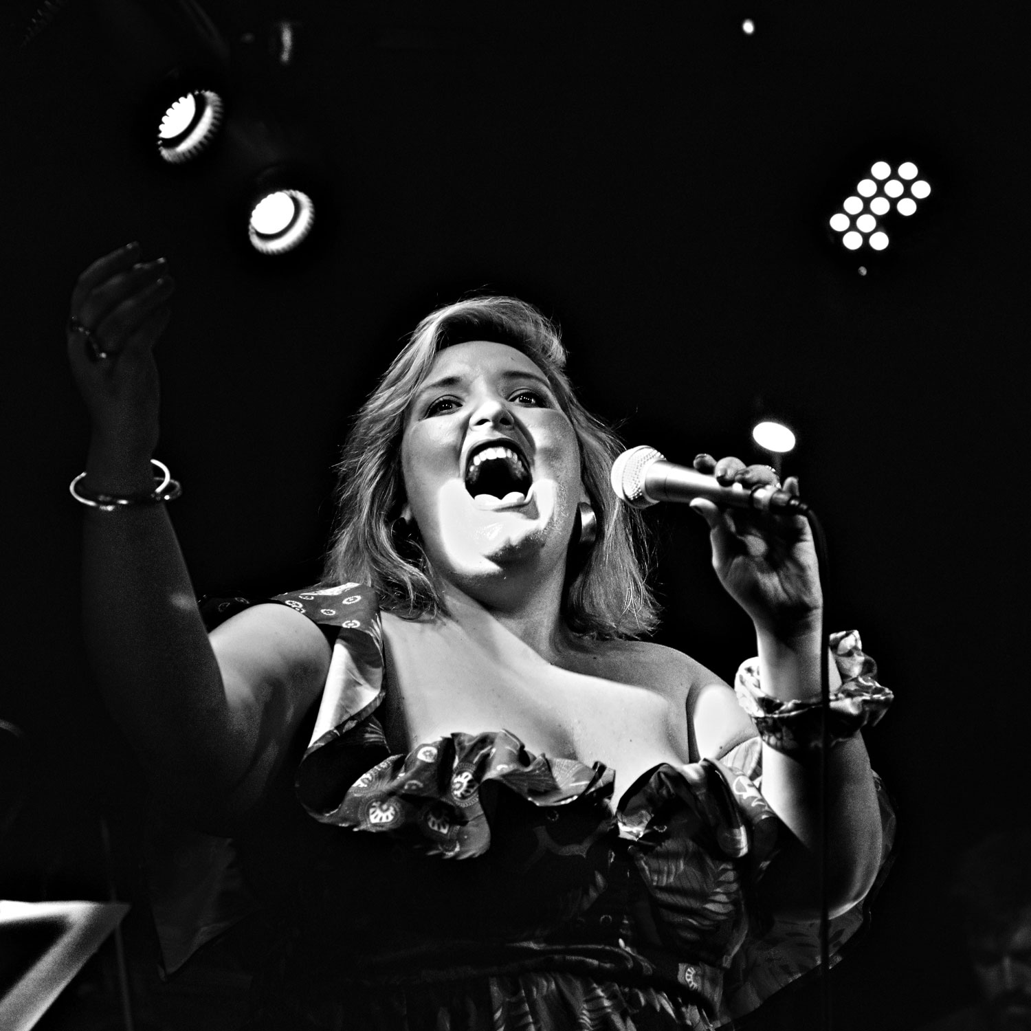 Eleni Antoniou Trio “Within the World” - Το νέο project στο θέατρο «όροφως» | ΕΙΔΗΣΕΙΣ