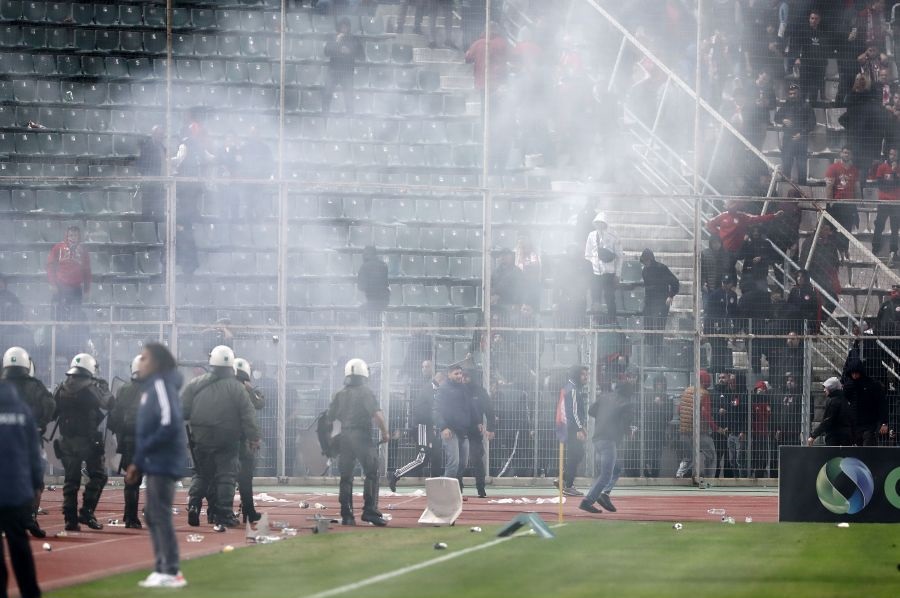 Παιχνίδι - παρωδία στον Βόλο με χαμένο πάλι το ποδόσφαιρο | ΕΙΔΗΣΕΙΣ