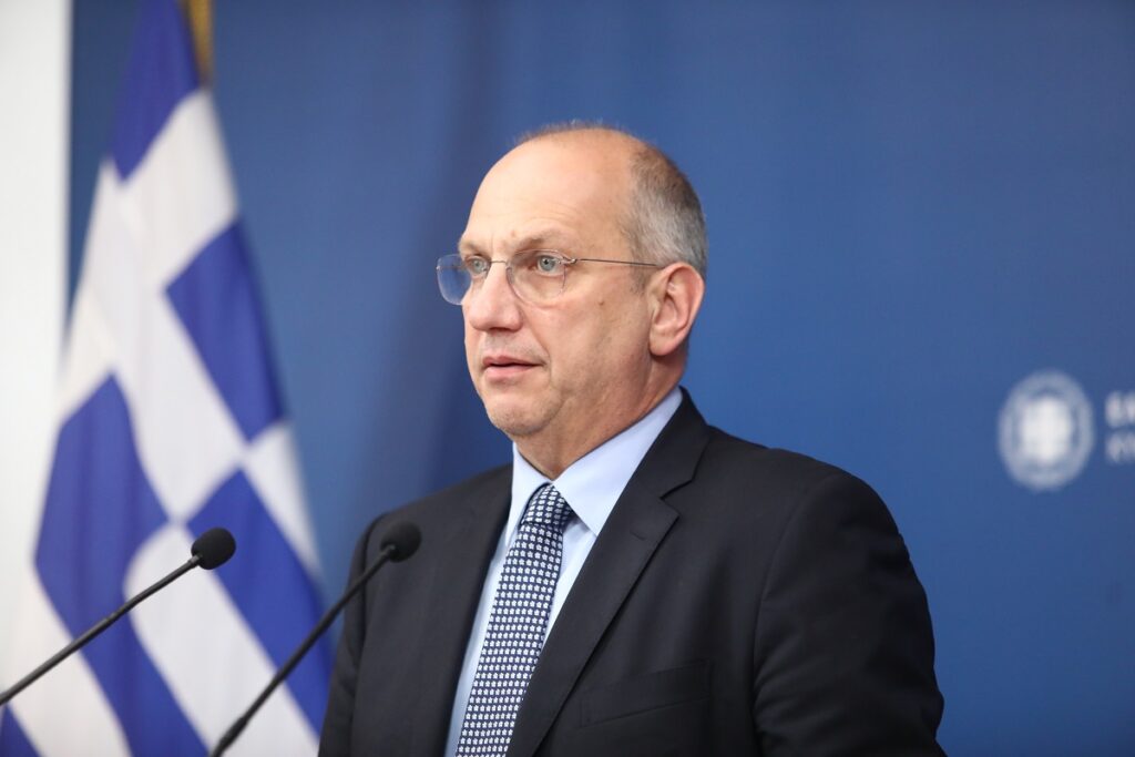 Απάντηση Οικονόμου στον Ερασιτέχνη Ολυμπιακό: Επιχειρείται αχρεία ...
