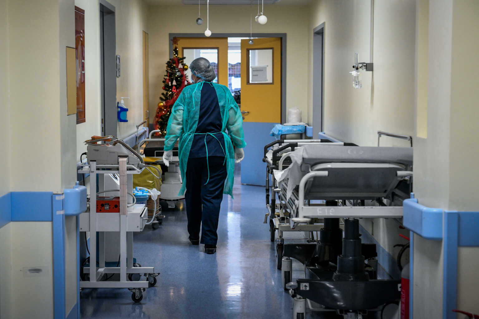 Νοσοκομεία: Η αλήθεια των «Επειγόντων» μέσα από τα μάτια του ...