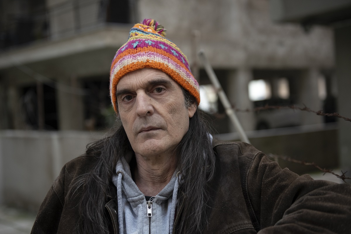 Πέθανε ξαφνικά ο ντράμερ του θρυλικού συγκροτήματος «Τρύπες», Γιώργος ...