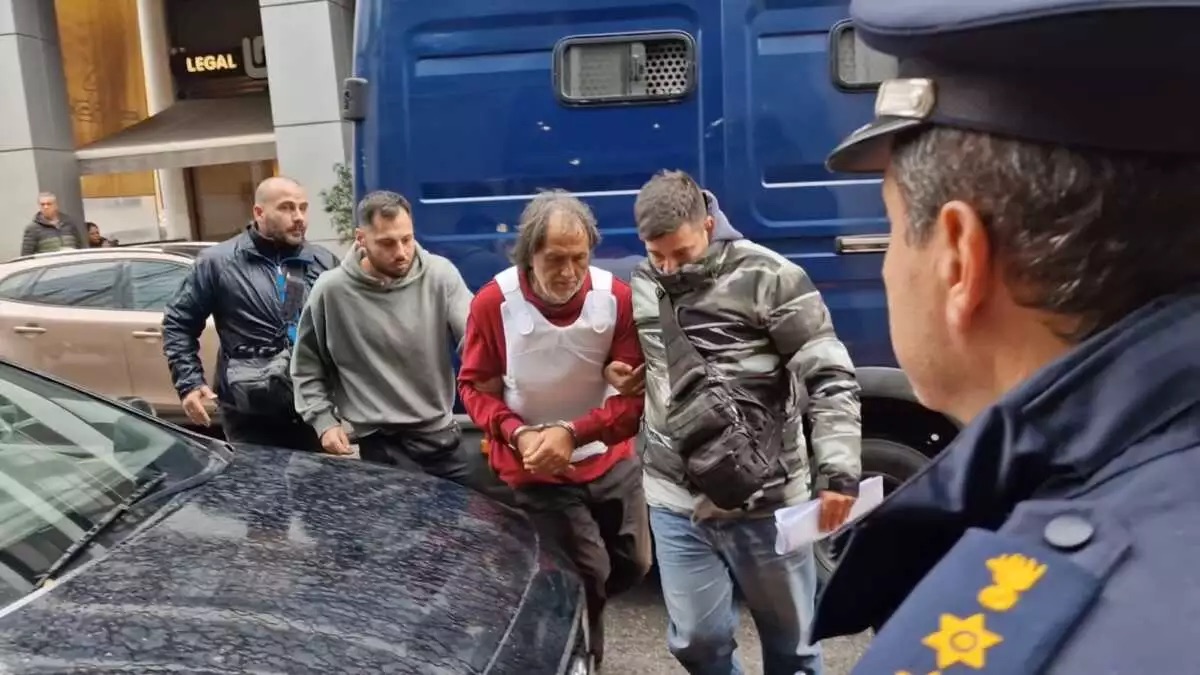 Σαλαμίνα: Στα δικαστήρια Πειραιά ο 71χρονος που σκότωσε την 43χρονη ...