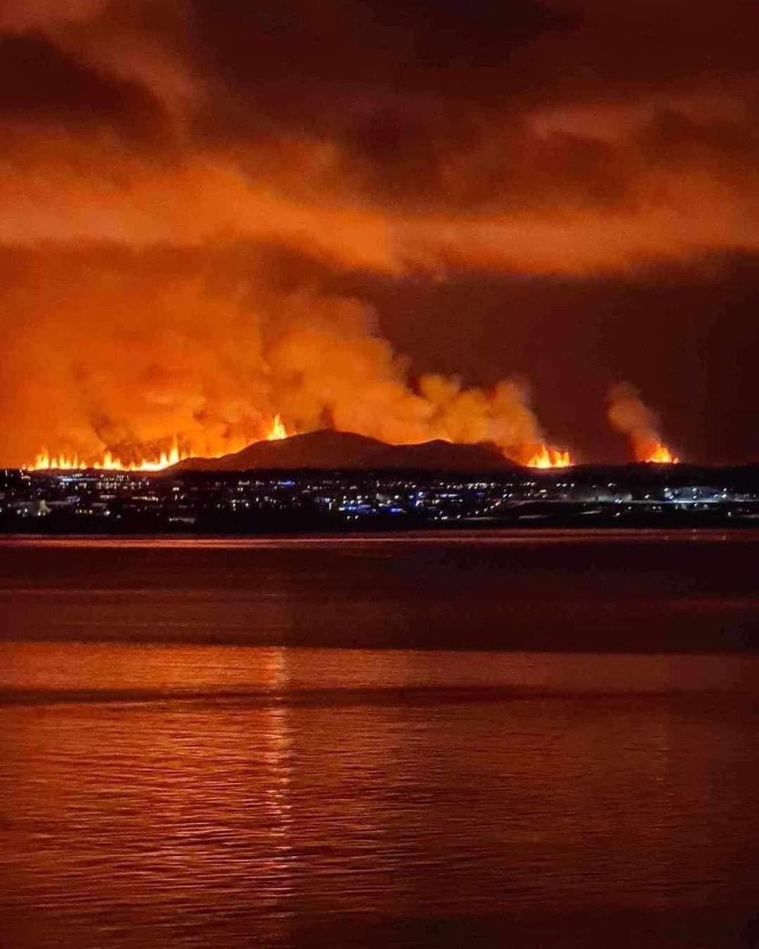 Ισλανδία: Πορτοκαλί ο ορίζοντας - Συγκλονιστικές εικόνες μετά την ...