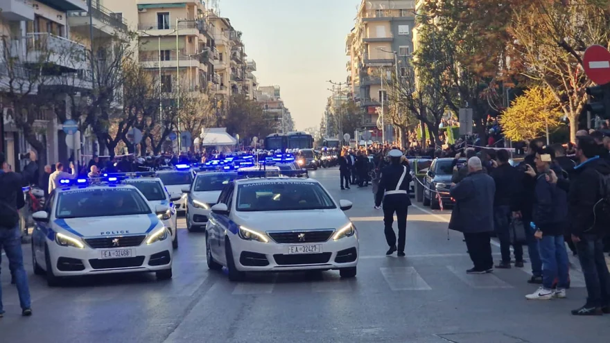 Γιώργος Λυγγερίδης:Προς το κοιμητήριο Θέρμης η μεγάλη πομπή για την ...