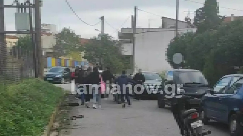 Λαμία: Συμπλοκή μαθητών έξω από σχολείο ΒΙΝΤΕΟ | ΕΙΔΗΣΕΙΣ
