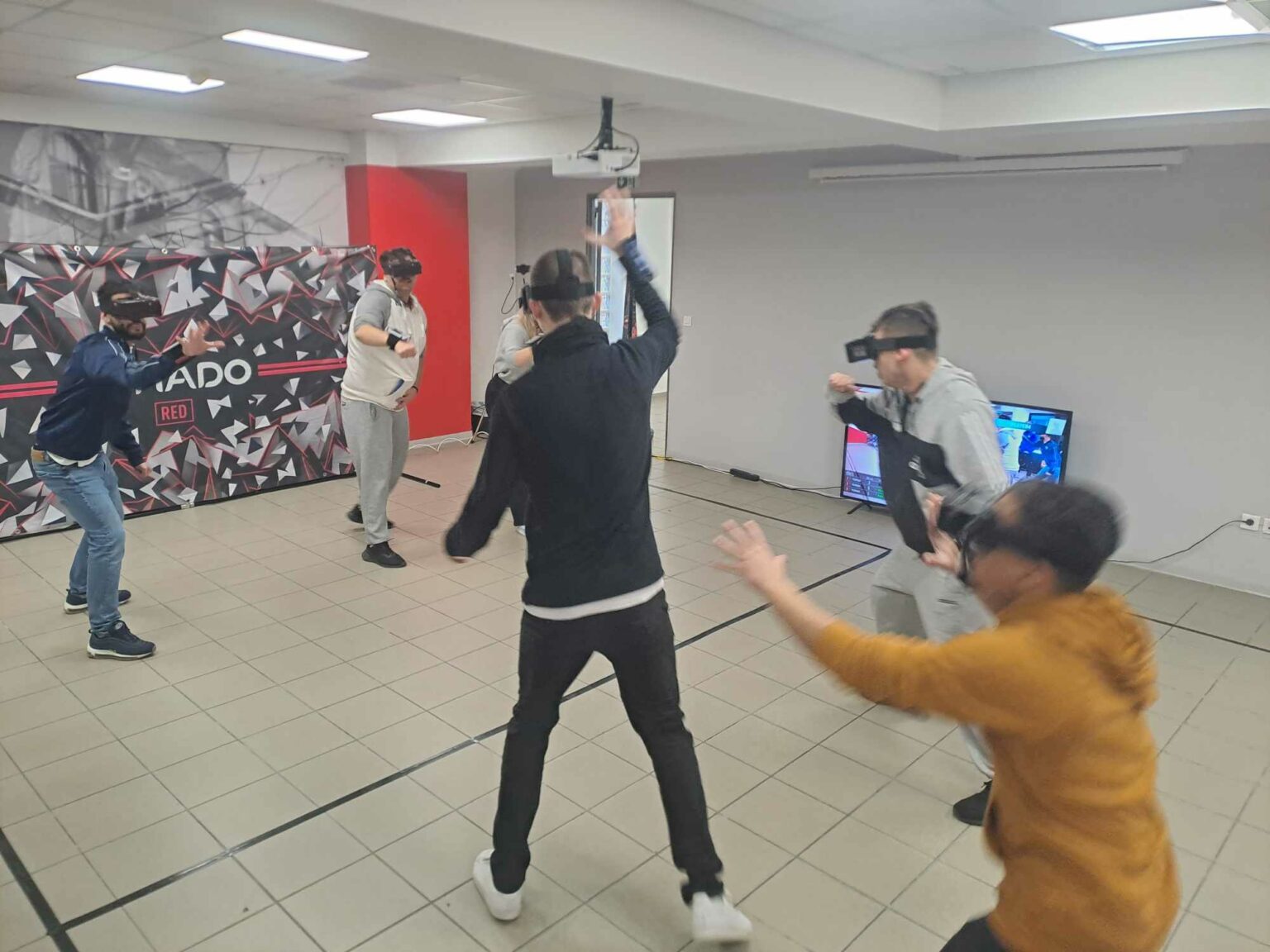 Η Πάτρα γνώρισε το HADO μέσω του ΙEΚ ΔΕΛΤΑ 360 - Ο Γιώργος Μπήτιος στον ...