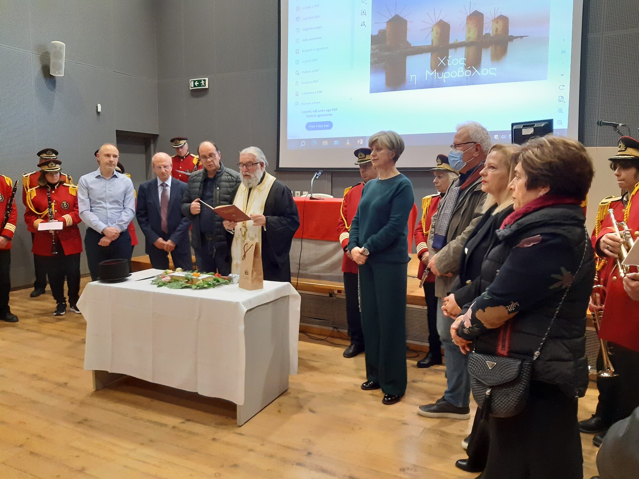 O Σύλλογος Χίων Αχαΐας «Η Αγία Μαρκέλλα» έκοψε την πρωτοψρονιάτικη πίτα ...