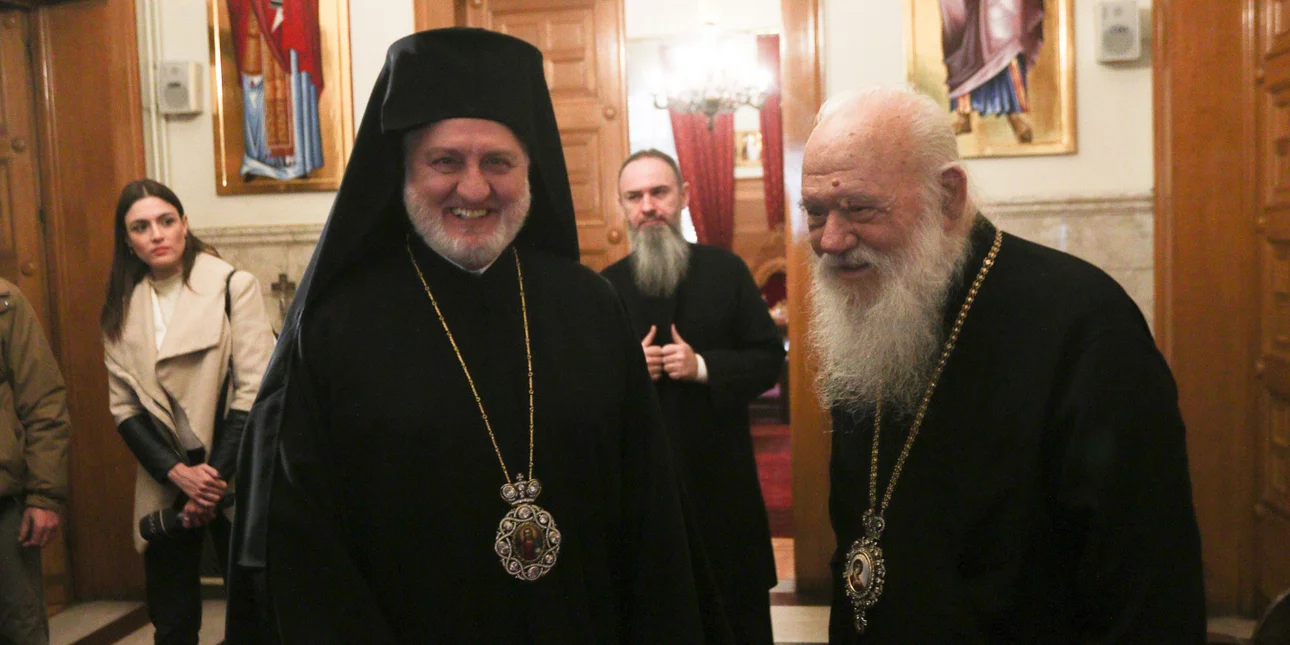 Ιερώνυμος για βάπτιση παιδιών ομοφύλων ζευγαριών: Οταν μεγαλώσουν αν το ...