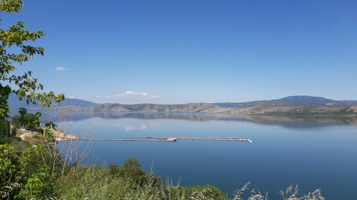 Φλώρινα: Βρέθηκε η σορός του ψαρά που είχε εξαφανιστεί στη λίμνη ...