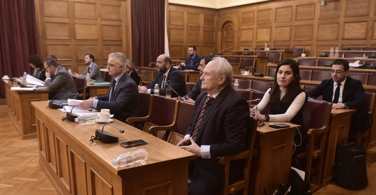 Καταγγέλων τον ΟΣΕ ενημέρωσε Αχαιό βουλευτή: Τα ευρώ της μίζας σε κουτί ...